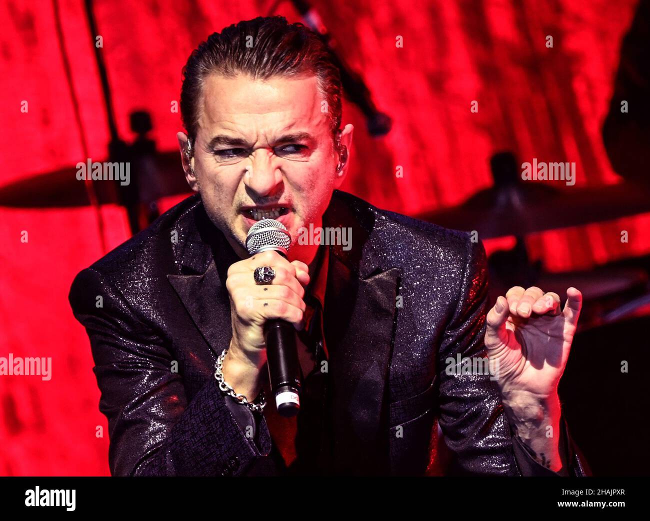 Berlin, Deutschland. 13th Dez 2021. Sänger Dave Gahan ist bei seinem ...