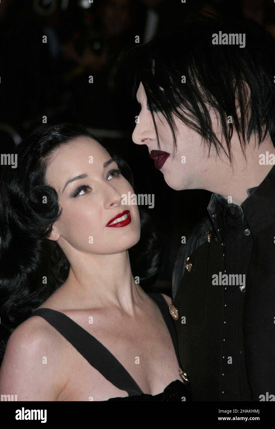 DITA von Teese und Marilyn Manson nehmen am 2. Mai 2005 an der Costume ...