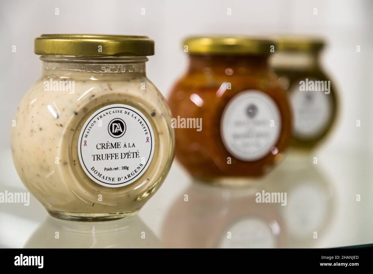 Tuber melanosporum vitt -Fotos und -Bildmaterial in hoher Auflösung – Alamy