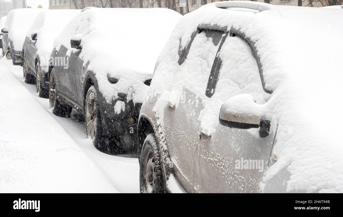 Verkehr winter schnee -Fotos und -Bildmaterial in hoher Auflösung – Alamy