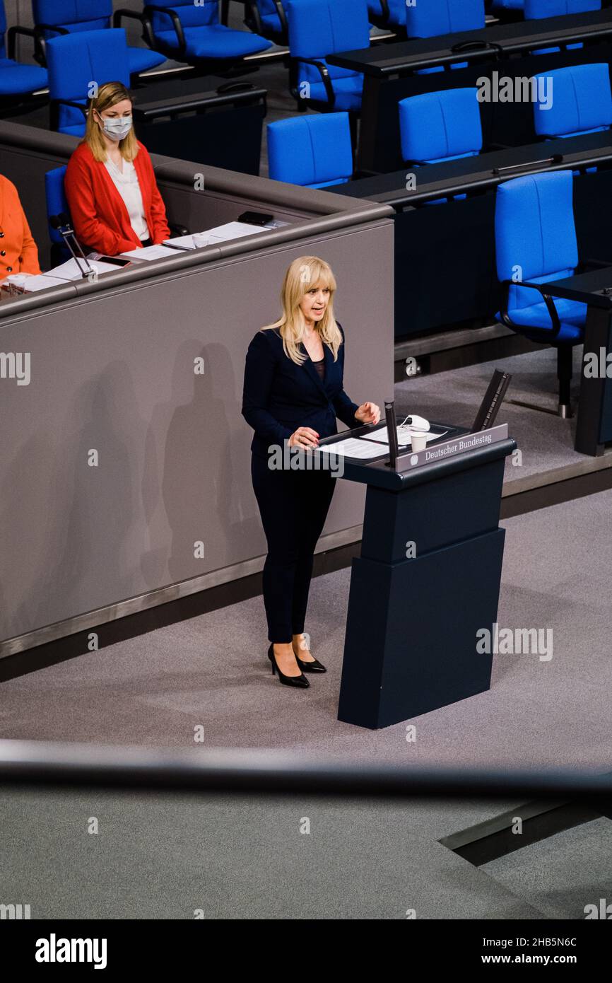 Berlin, Deutschland. 16th Dez 2021. Renata Alt, deutsche ... Berlin, Deutschland. 16th Dez 2021. Renata Alt, deutsche ...