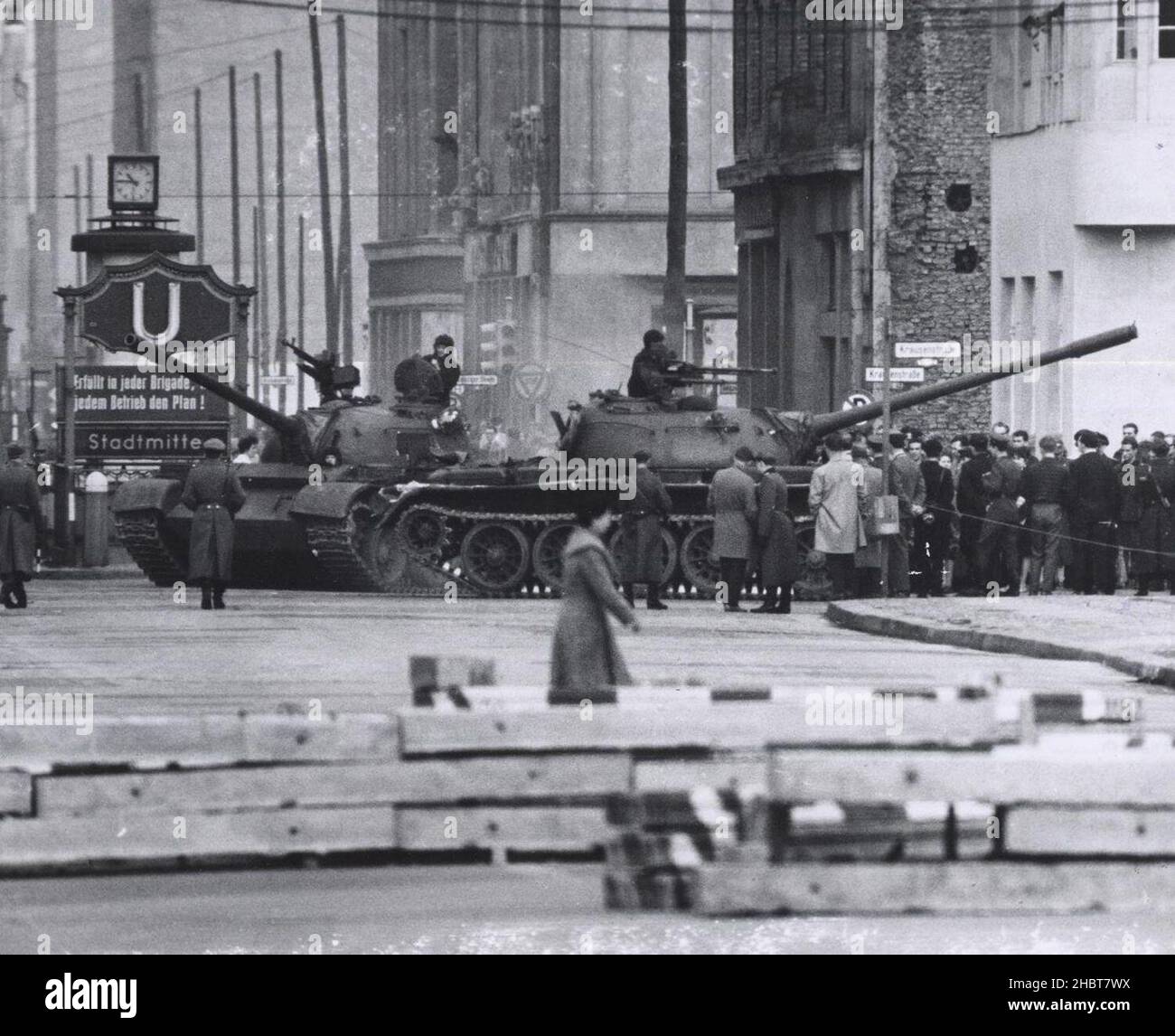 Checkpoint charlie 1961 -Fotos und -Bildmaterial in hoher Auflösung – Alamy
