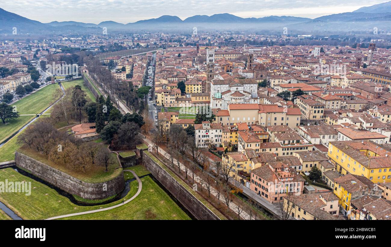 Lucca ummauerte stadt -Fotos und -Bildmaterial in hoher Auflösung – Alamy