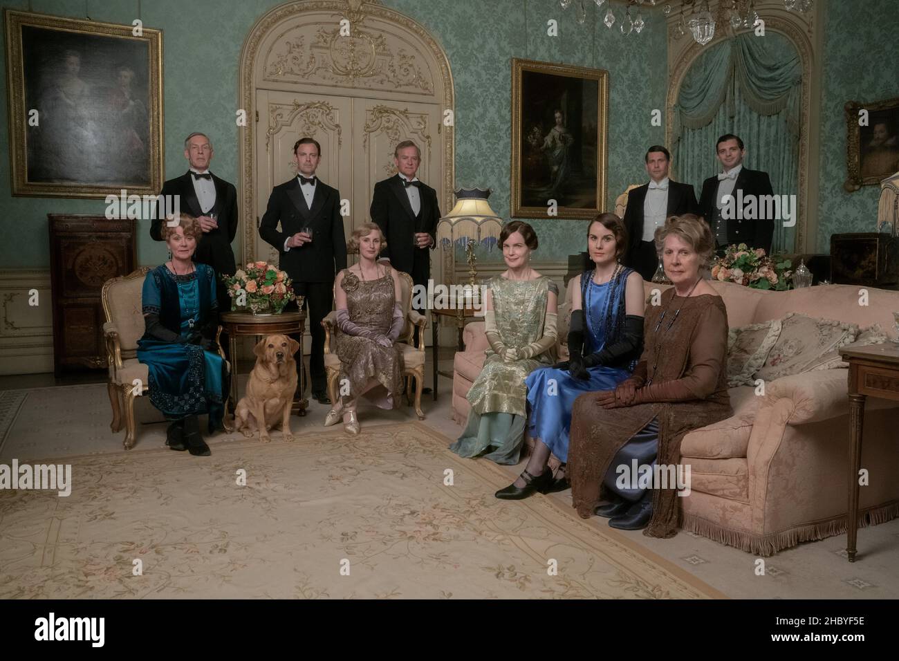 (l-r.) Samantha Bond spielt Lady Rosamund, Douglas Reith als Lord ...