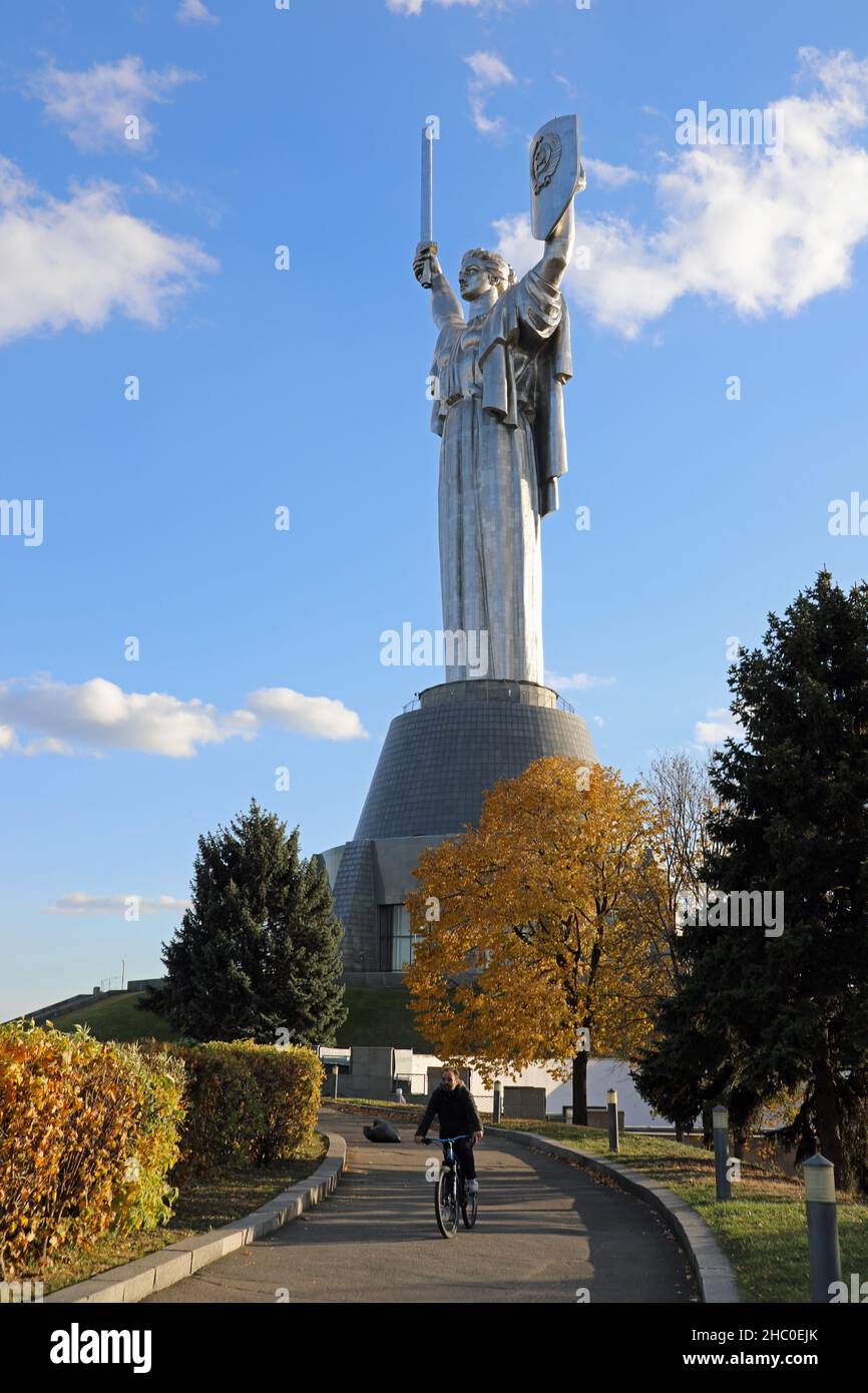 Rodina mat mutterland denkmal in kyiv -Fotos und -Bildmaterial in hoher ...