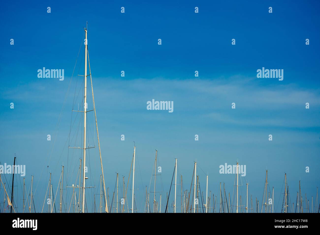 Wald der yachtmasten -Fotos und -Bildmaterial in hoher Auflösung – Alamy