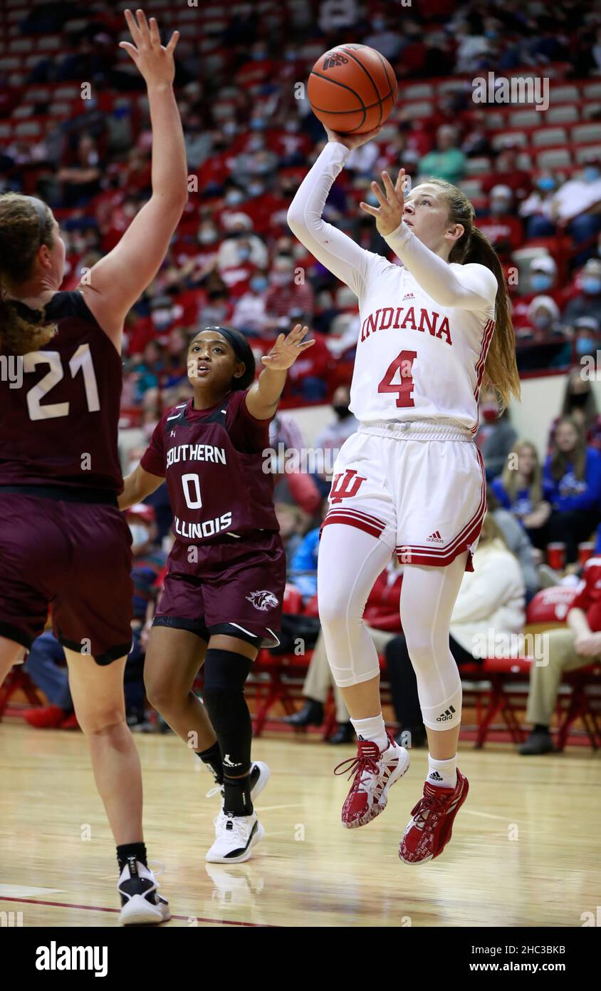 BLOOMINGTON, UNITED STATES - 2021/12/23: Indiana Hoosiers Wache Nicole ...