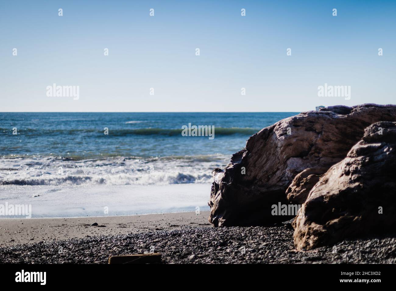 Große felsen am strand -Fotos und -Bildmaterial in hoher Auflösung – Alamy