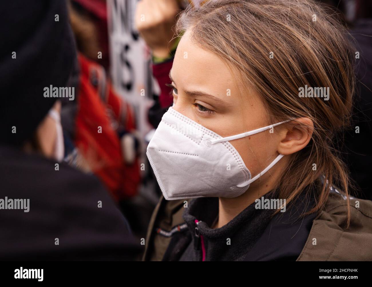 Greta thunberg mask -Fotos und -Bildmaterial in hoher Auflösung – Alamy