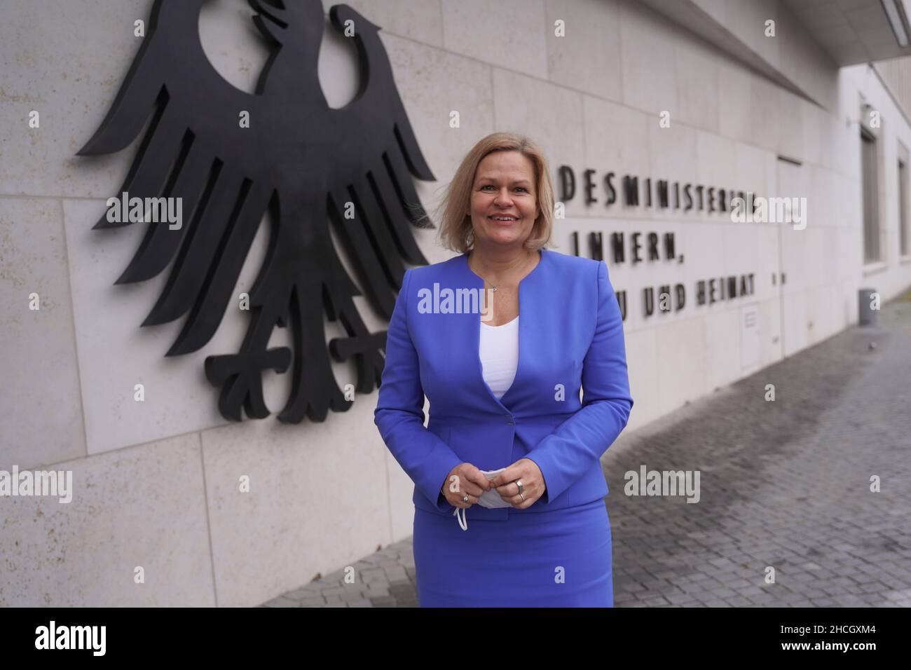 08. Dezember 2021, Berlín;: Deutsche Innen- und Sportministerin Nancy ...