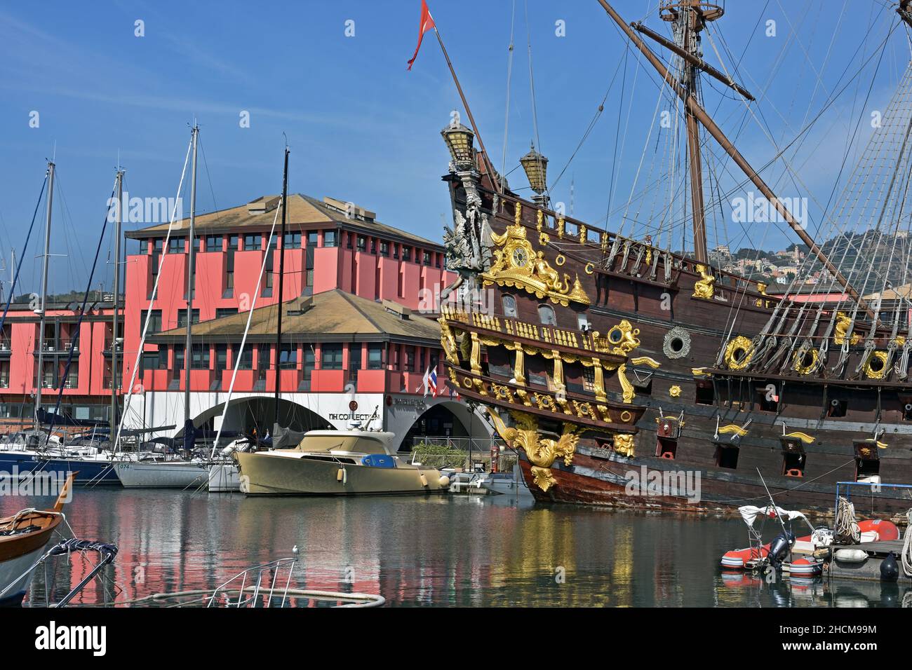Das Schiff der Liniengalleonsegler namens Neptune dockte im antiken ...