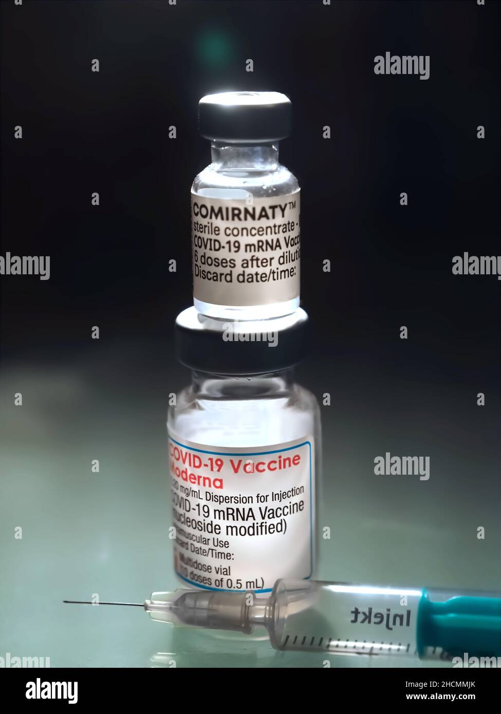 Spikevax Booster Stockfotos und -bilder Kaufen - Alamy