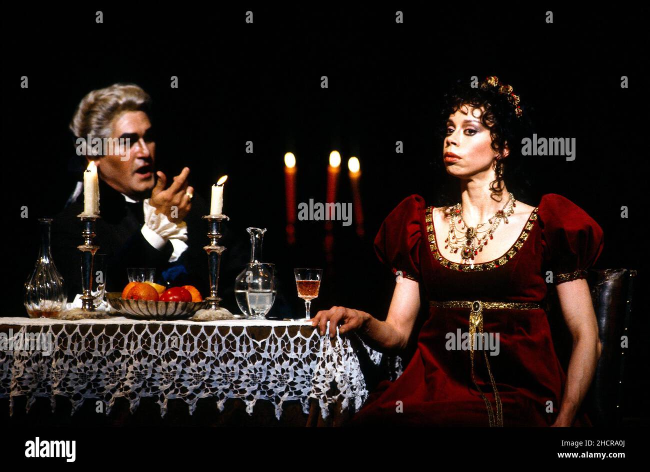 Akt 2: Maria Ewing (Floria Tosca) in TOSCA von Puccini an der Royal ...