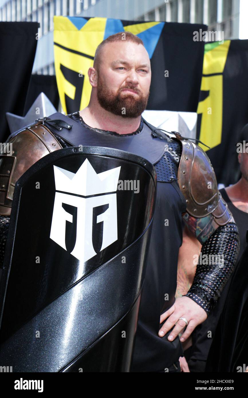 New York - NY - 20190416 Hafþor Julius Bjornsson und Fitnessexpertin ...