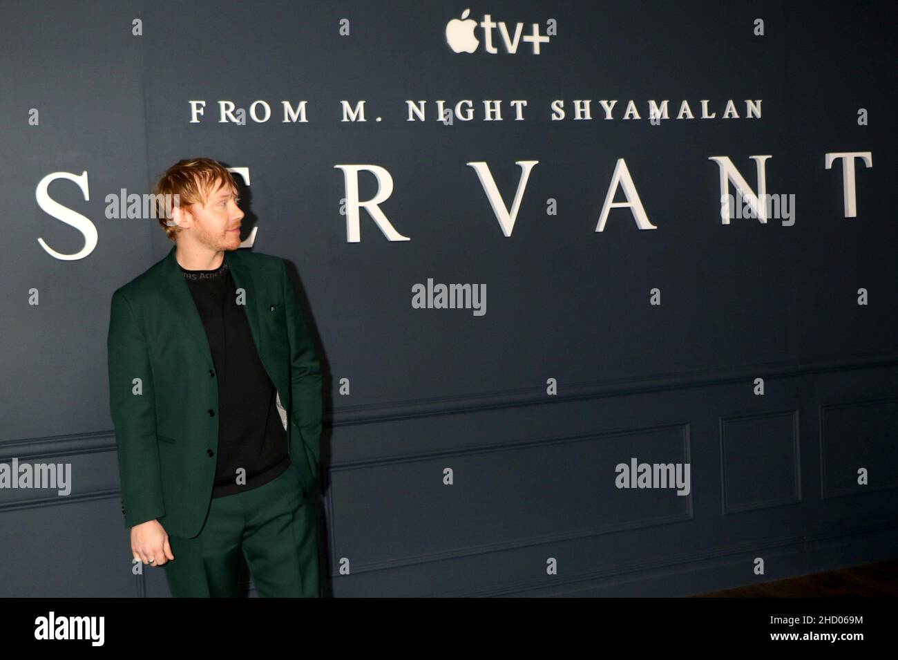 New York - NY - 20191119 Toby KebbellLauren AmbroseM. Night Shyamalan ...