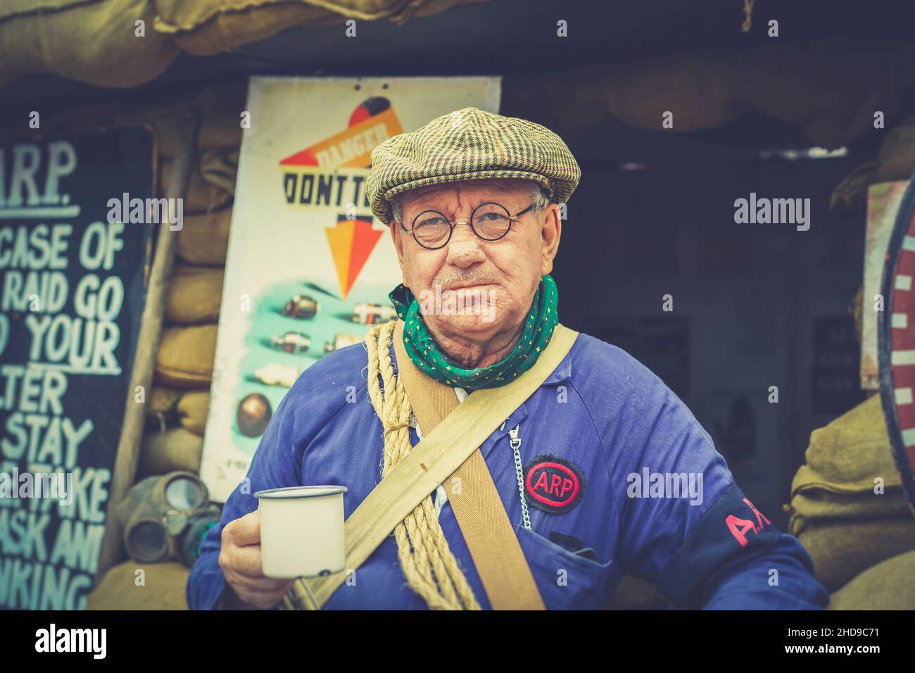 Nahaufnahme Arthur Lowe als Kriegszeit ähnlich, 1940 ARP Warden ...