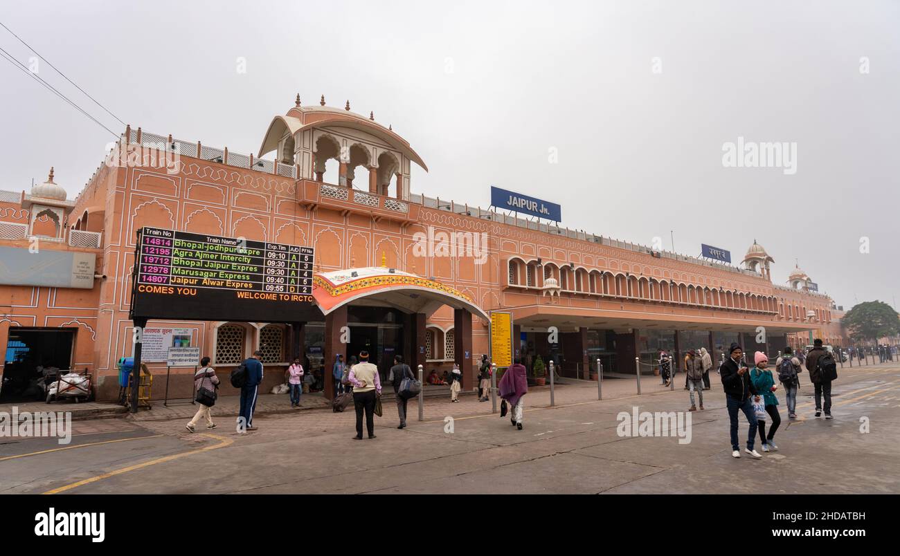 India traffic junction -Fotos und -Bildmaterial in hoher Auflösung – Alamy