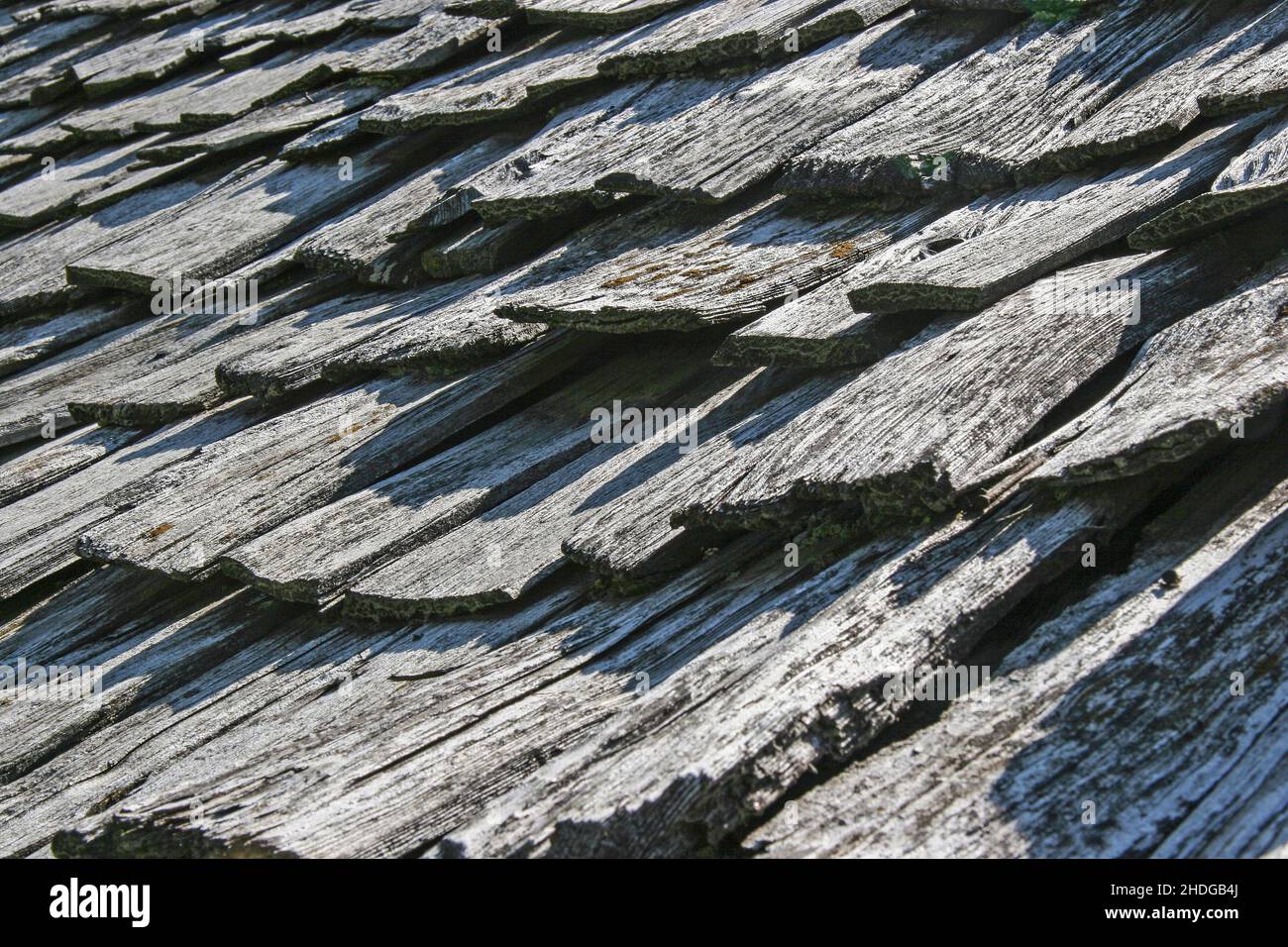 Altes holzschindeldach -Fotos und -Bildmaterial in hoher Auflösung – Alamy