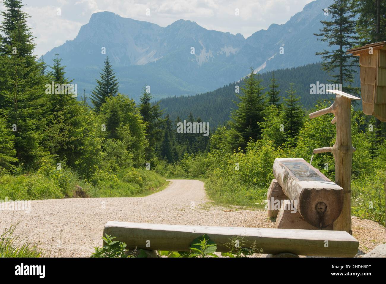 europäische alpen, Brunnen, oberbayern, Holzbrunnen, Brunnen, Obere ...