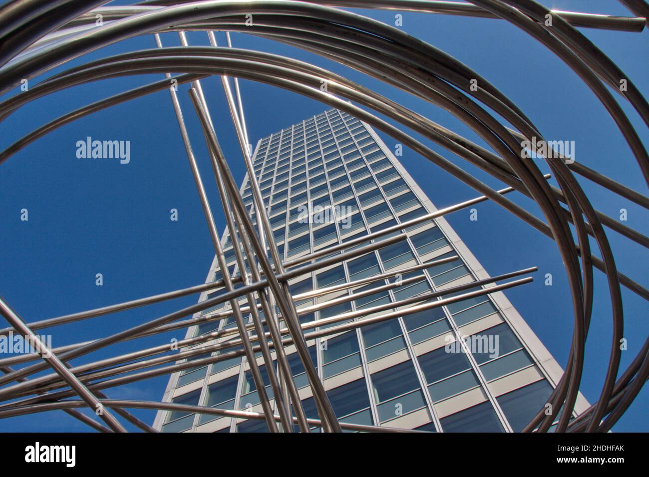 Mannesmann hochhaus düsseldorf -Fotos und -Bildmaterial in hoher ...