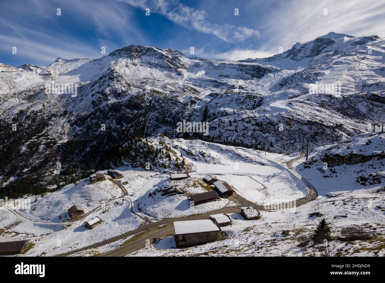 Tux alps -Fotos und -Bildmaterial in hoher Auflösung – Alamy