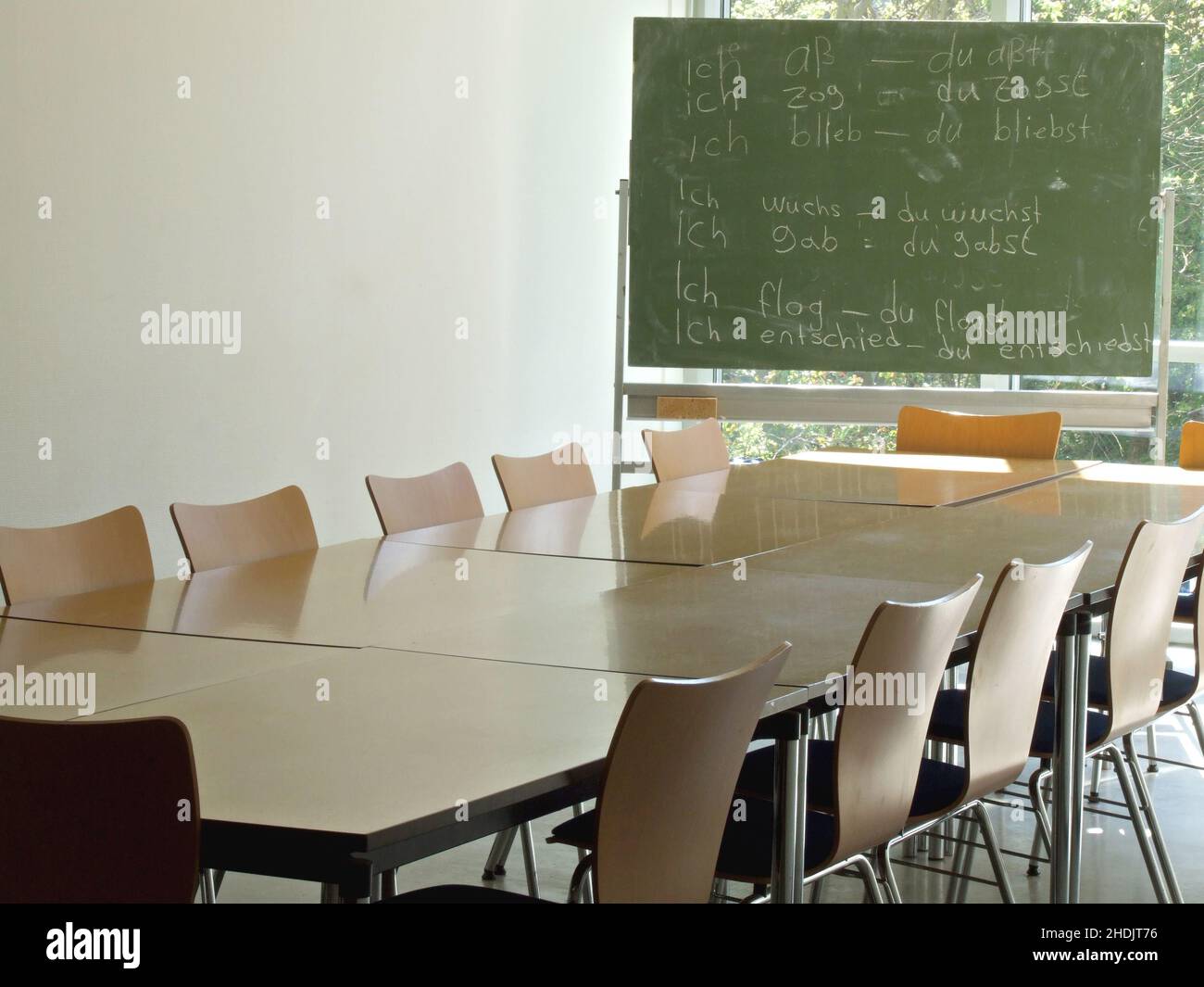 Deutsche klassenzimmer -Fotos und -Bildmaterial in hoher Auflösung – Alamy