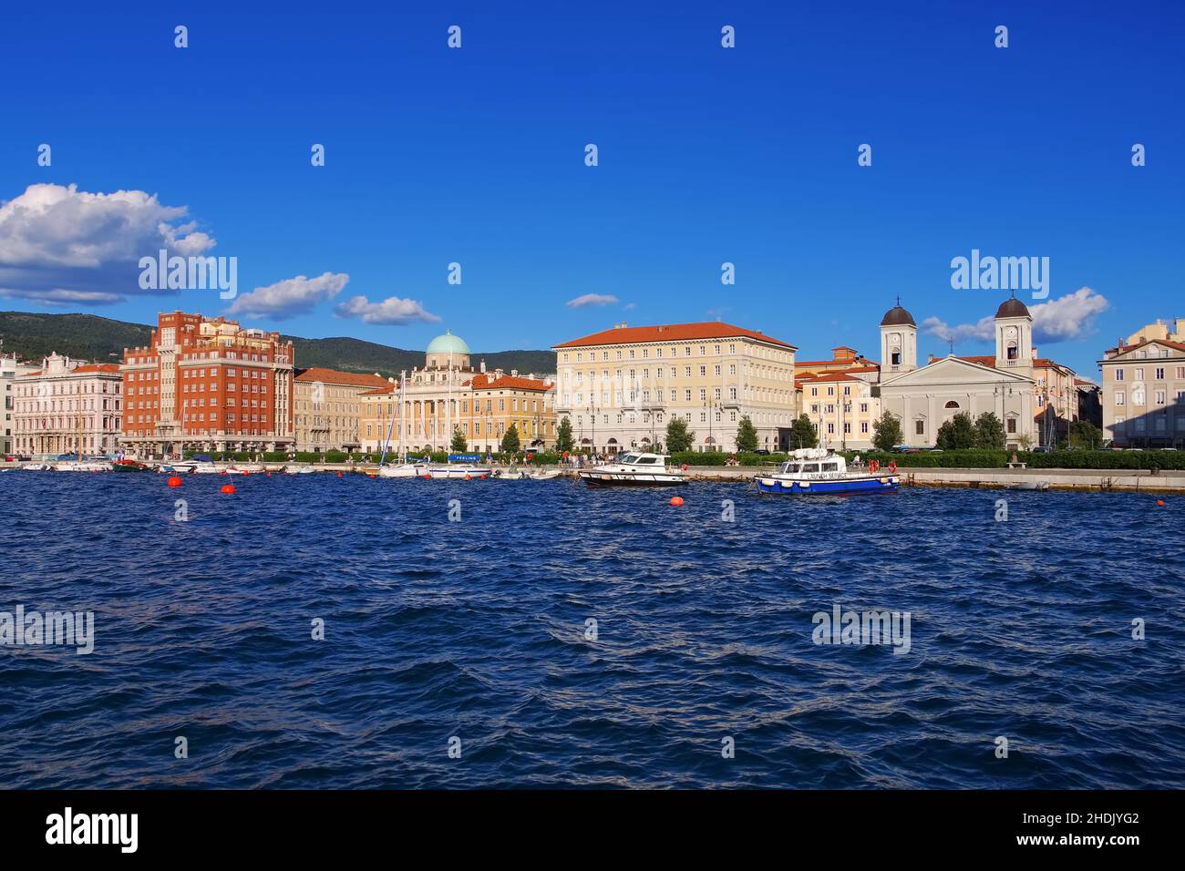 Triest hafen -Fotos und -Bildmaterial in hoher Auflösung – Alamy