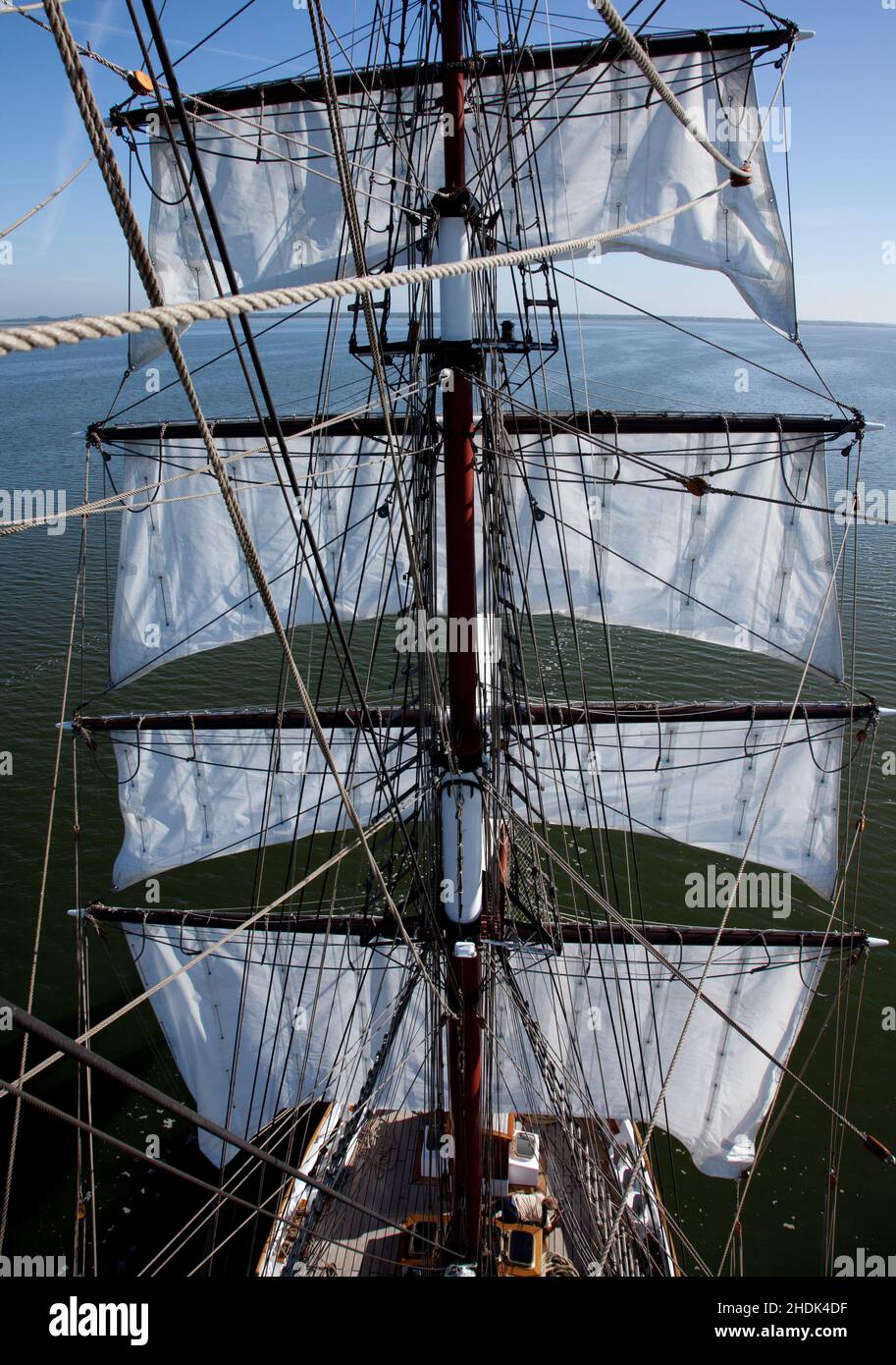 Die seesegler an masten -Fotos und -Bildmaterial in hoher Auflösung – Alamy