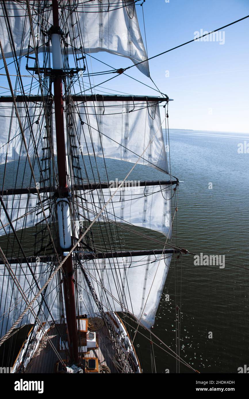 Die seesegler an masten -Fotos und -Bildmaterial in hoher Auflösung – Alamy