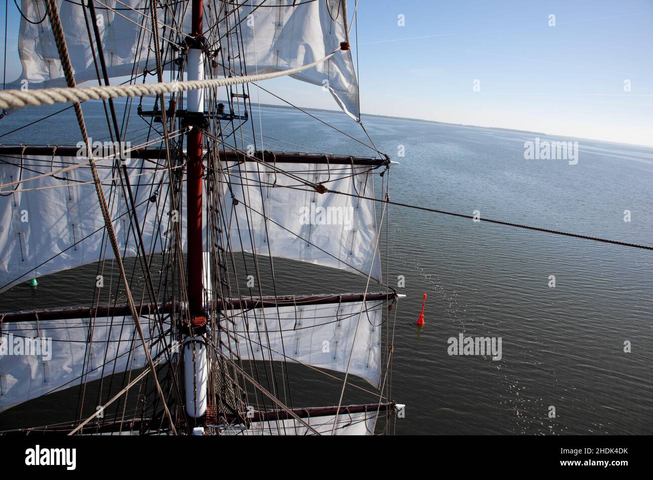 Die seesegler an masten -Fotos und -Bildmaterial in hoher Auflösung – Alamy