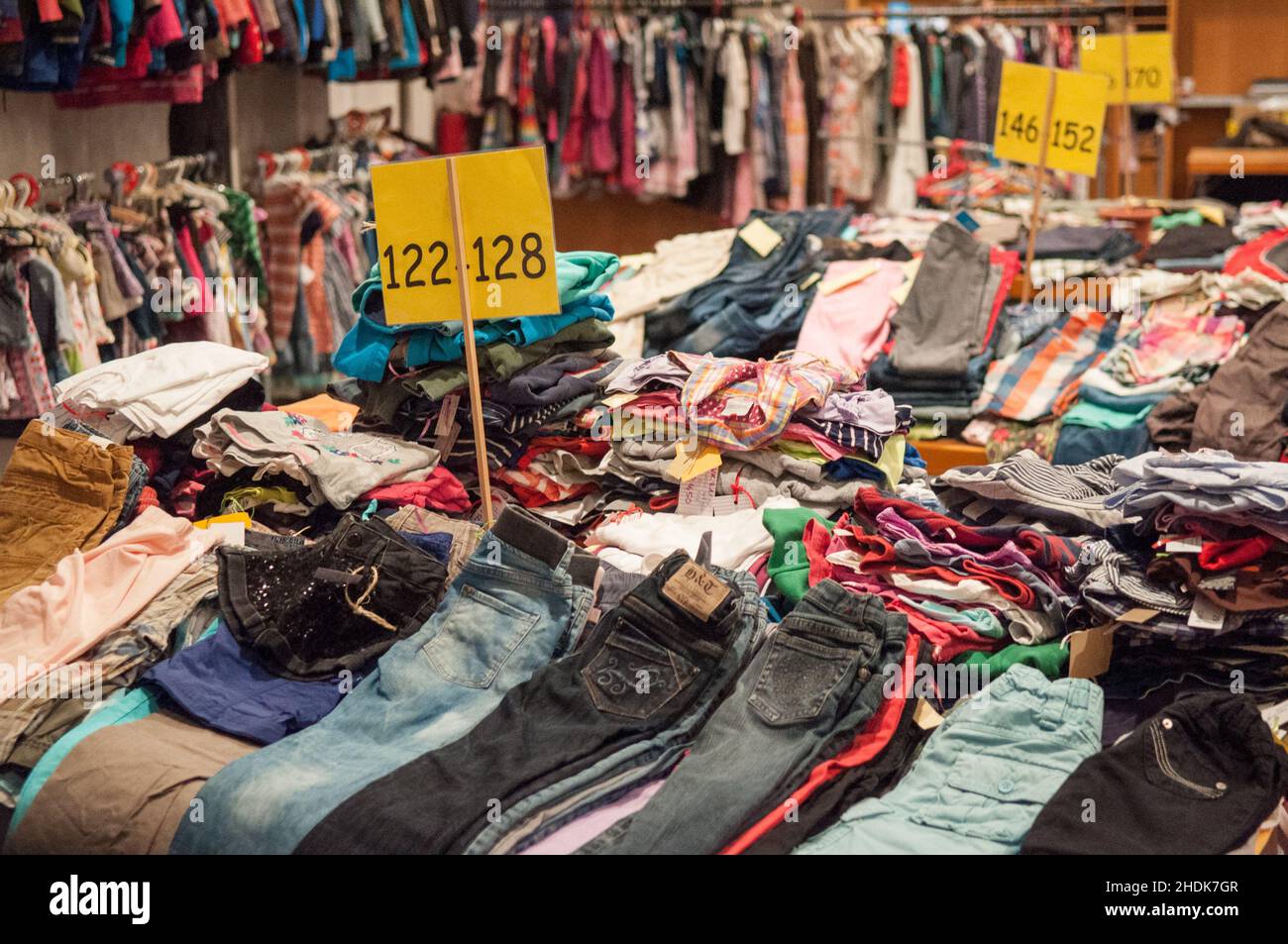 Zweiter schild -Fotos und -Bildmaterial in hoher Auflösung – Alamy