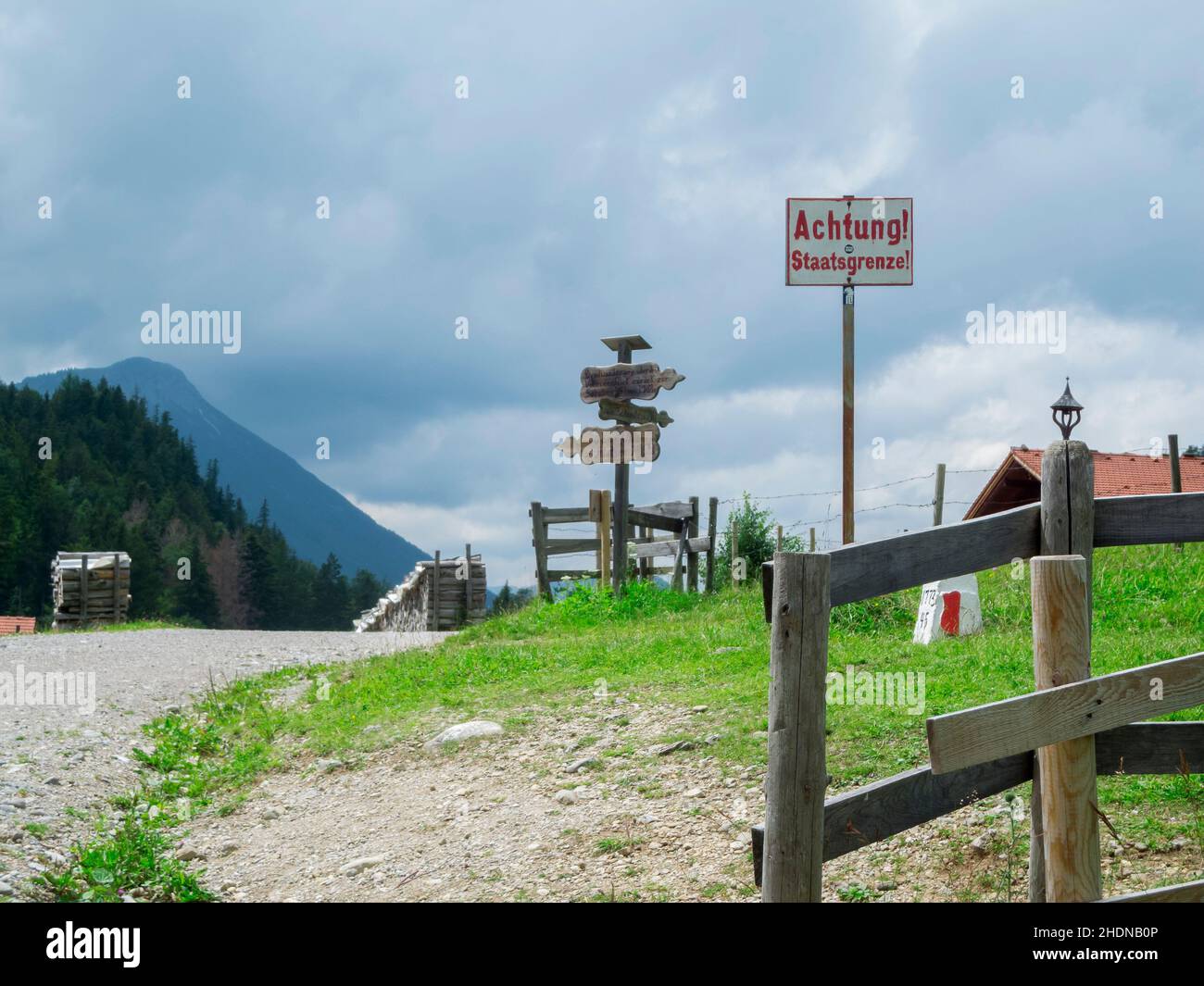 Grenze zu grenze -Fotos und -Bildmaterial in hoher Auflösung – Alamy