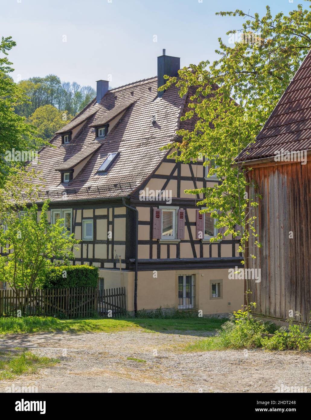 Fachwerk scheunen -Fotos und -Bildmaterial in hoher Auflösung – Alamy