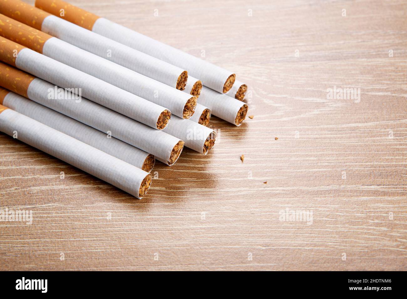 Tobacco cigarettes -Fotos und -Bildmaterial in hoher Auflösung – Alamy