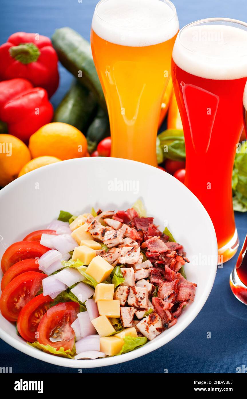 Geschichtetes bier -Fotos und -Bildmaterial in hoher Auflösung – Alamy