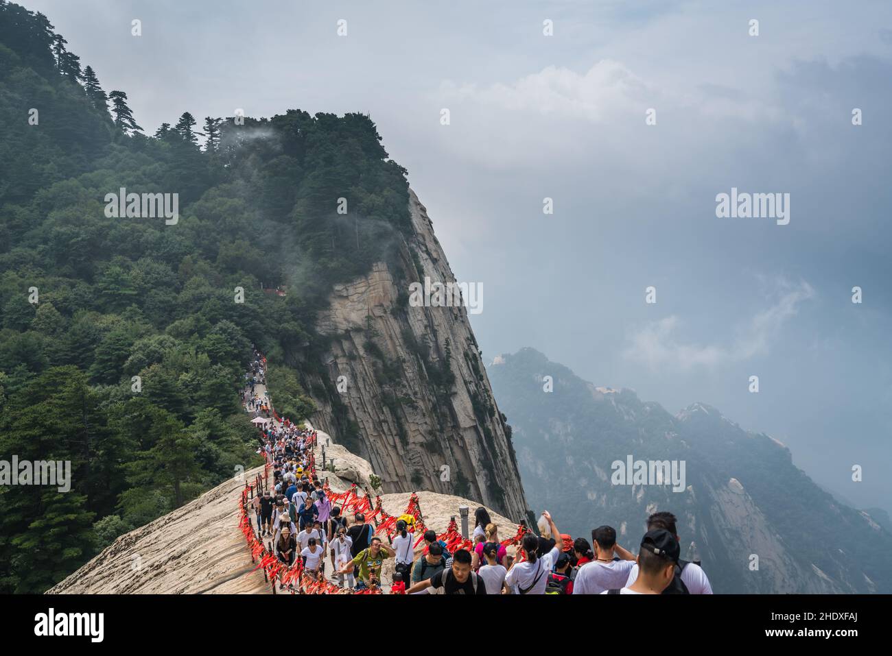 Hua shan mountain -Fotos und -Bildmaterial in hoher Auflösung – Alamy Hua shan mountain -Fotos und -Bildmaterial in hoher Auflösung – Alamy