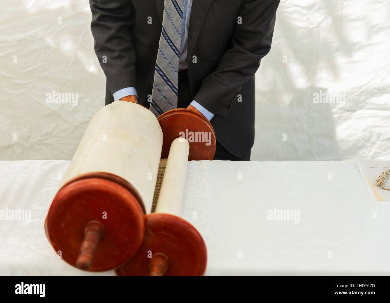 Religion Schriftrolle Stockfotos und -bilder Kaufen - Alamy