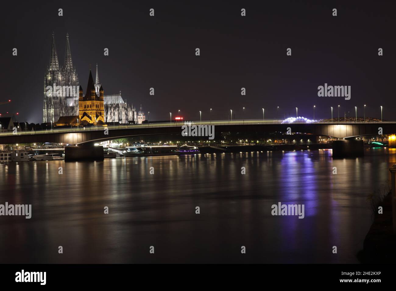 Rhein In Der Nacht Stockfotos und -bilder Kaufen - Alamy