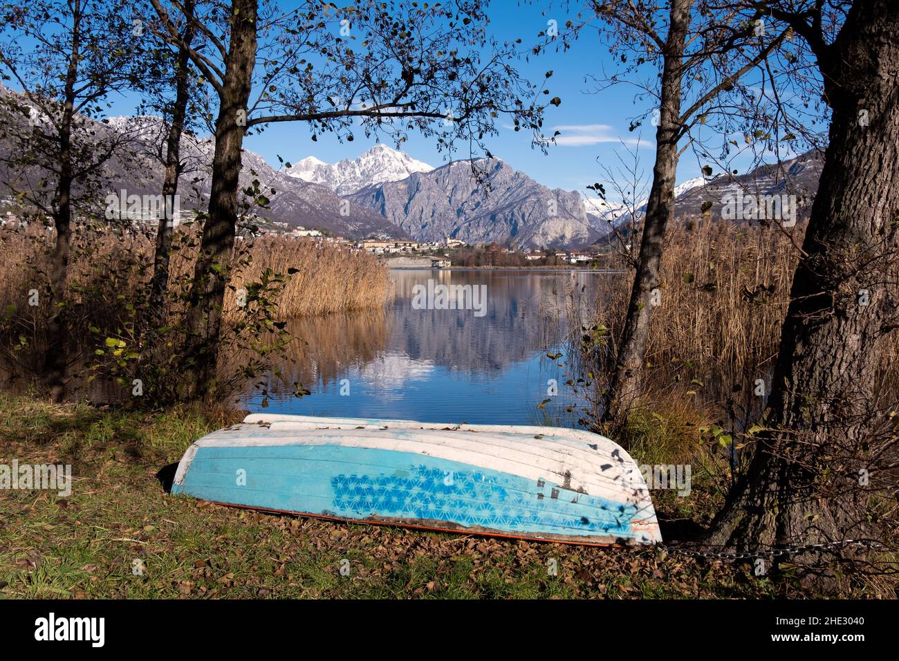 Italienischer alpensee -Fotos und -Bildmaterial in hoher Auflösung – Alamy