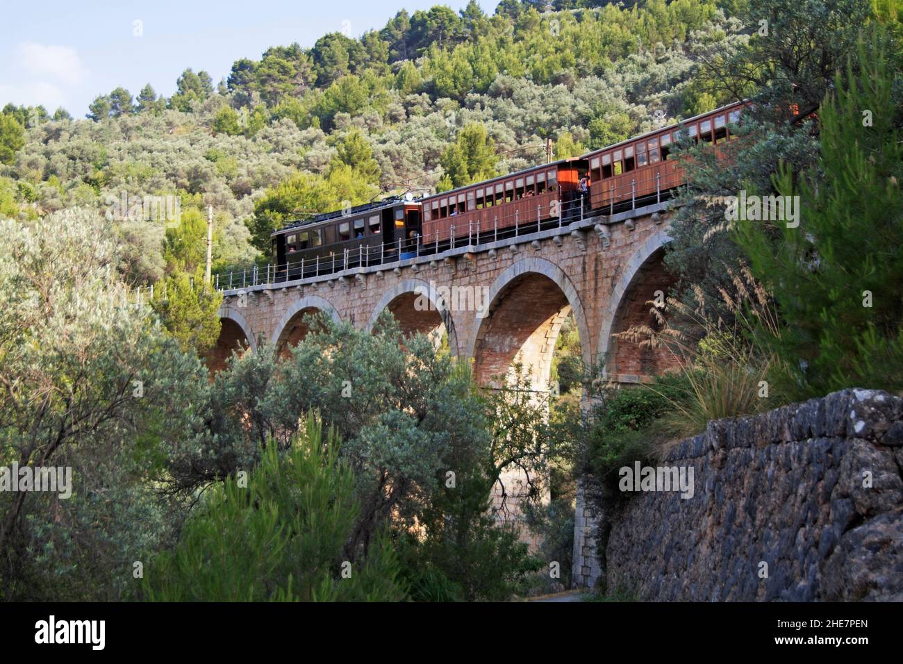 Roter blitz -Fotos und -Bildmaterial in hoher Auflösung – Alamy