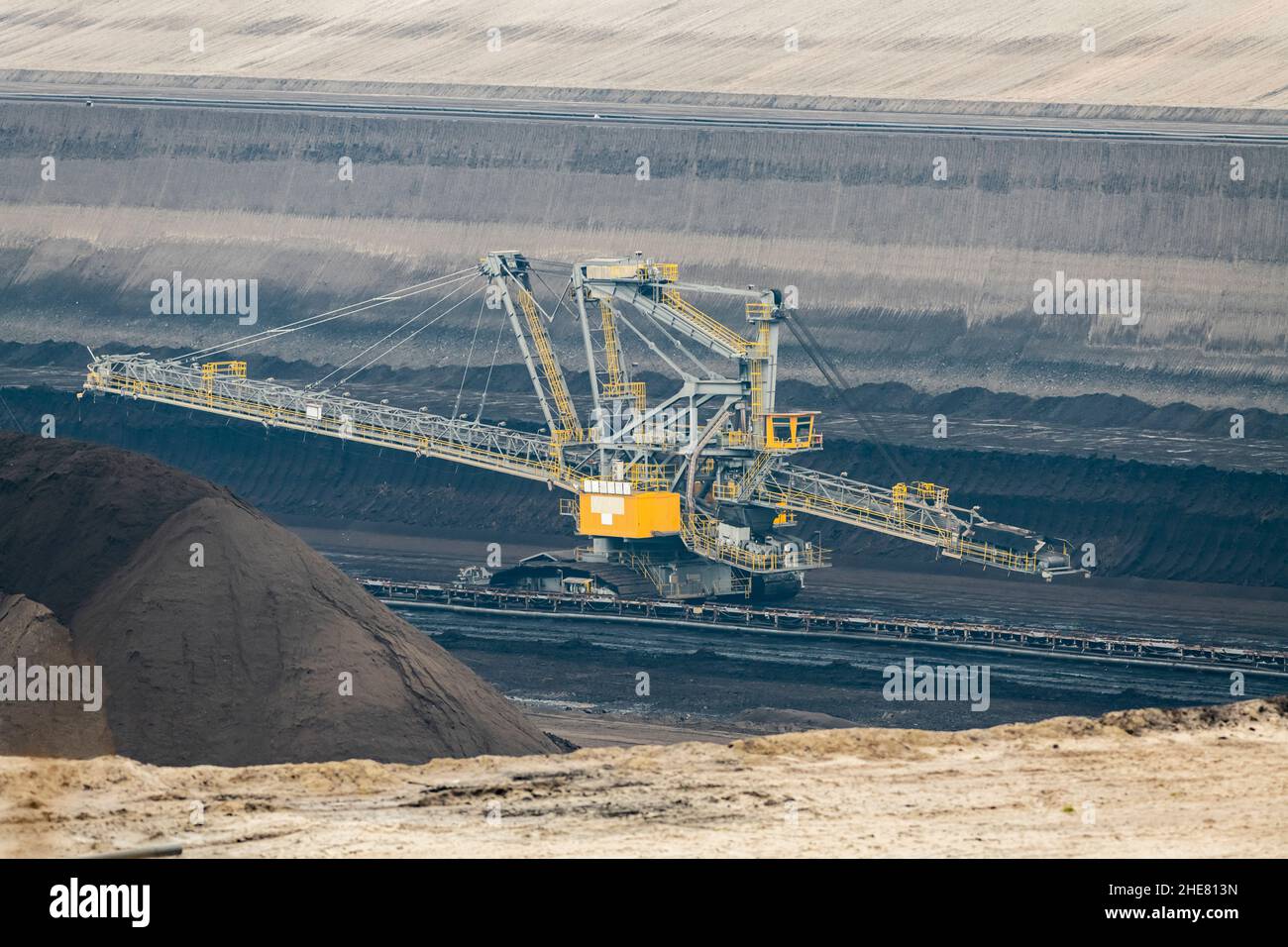 Braunkohlebergbau braunkohlebagger -Fotos und -Bildmaterial in hoher ...