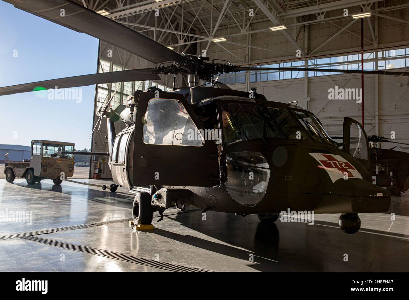 Ein Hubschrauber der US-Armee HH-60 Black Hawk, der der Abteilung 1 ...