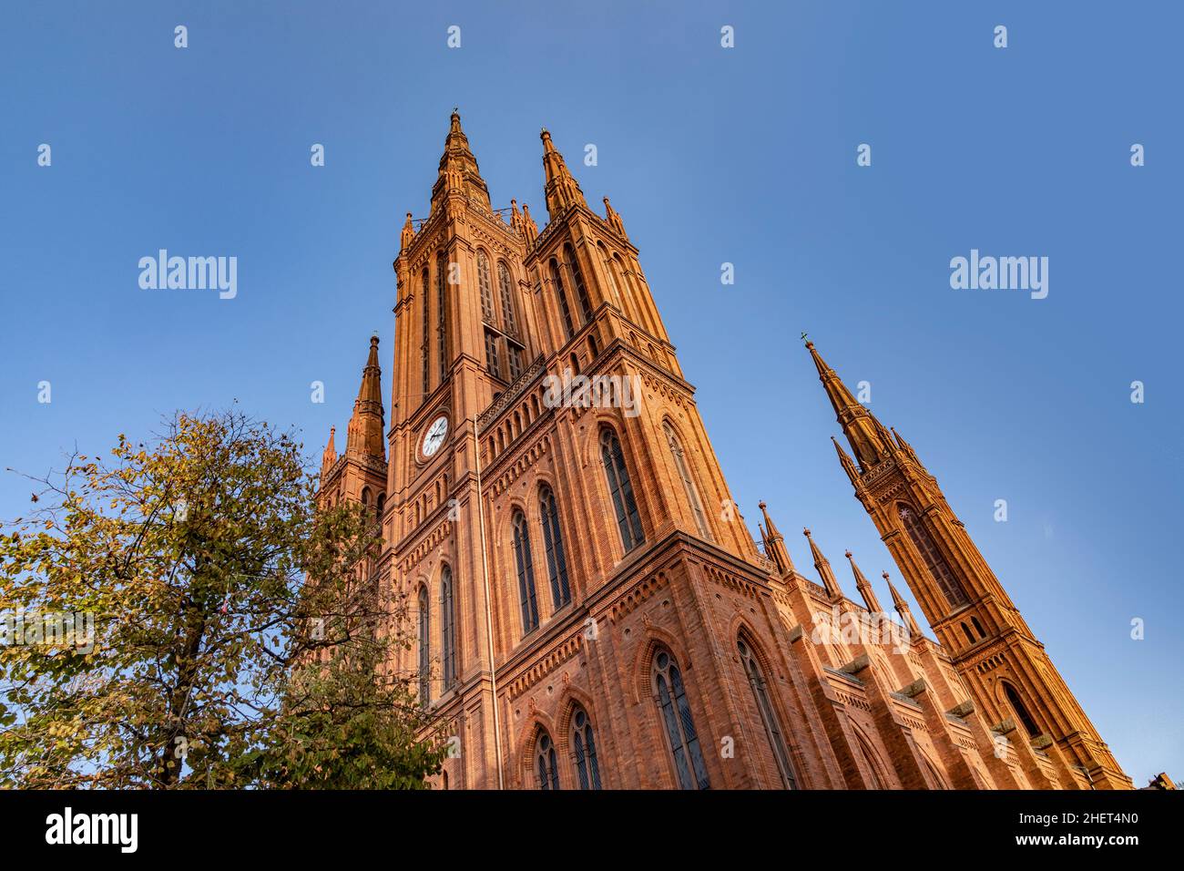 Landeshauptstadt von hessen -Fotos und -Bildmaterial in hoher Auflösung – Alamy