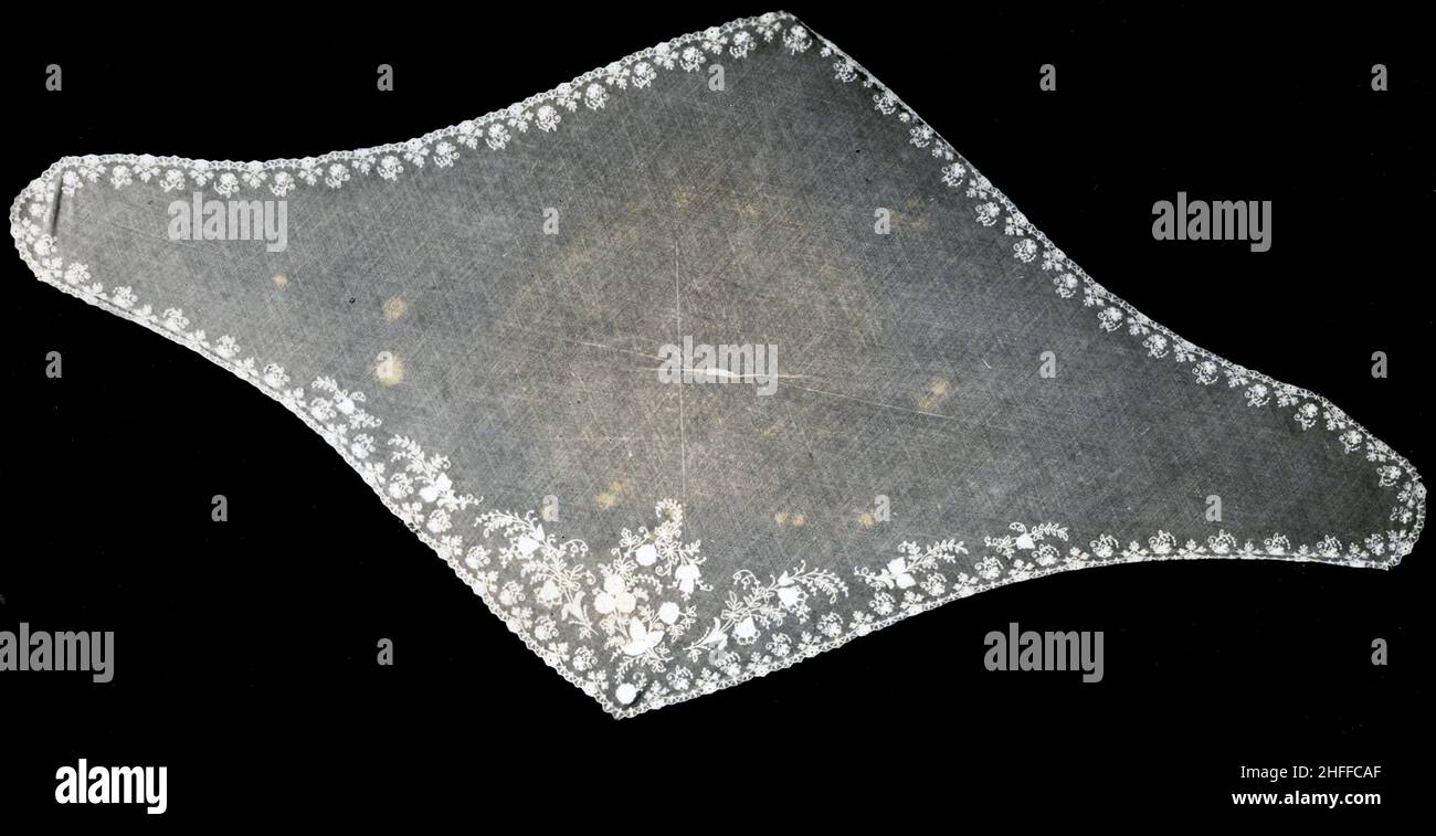 Bestickter fichu -Fotos und -Bildmaterial in hoher Auflösung – Alamy