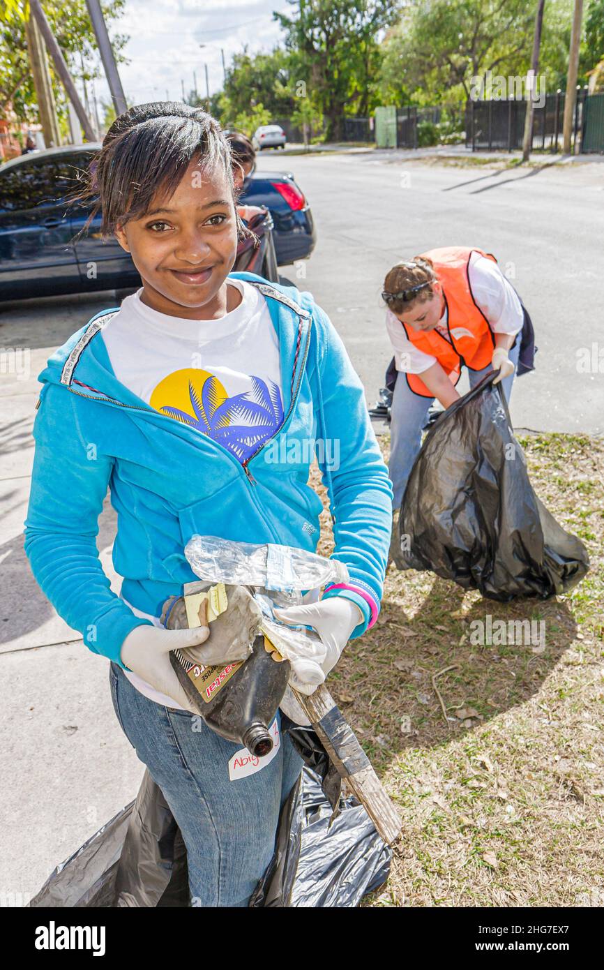 Ehrenamtliche mitarbeiter -Fotos und -Bildmaterial in hoher Auflösung ...