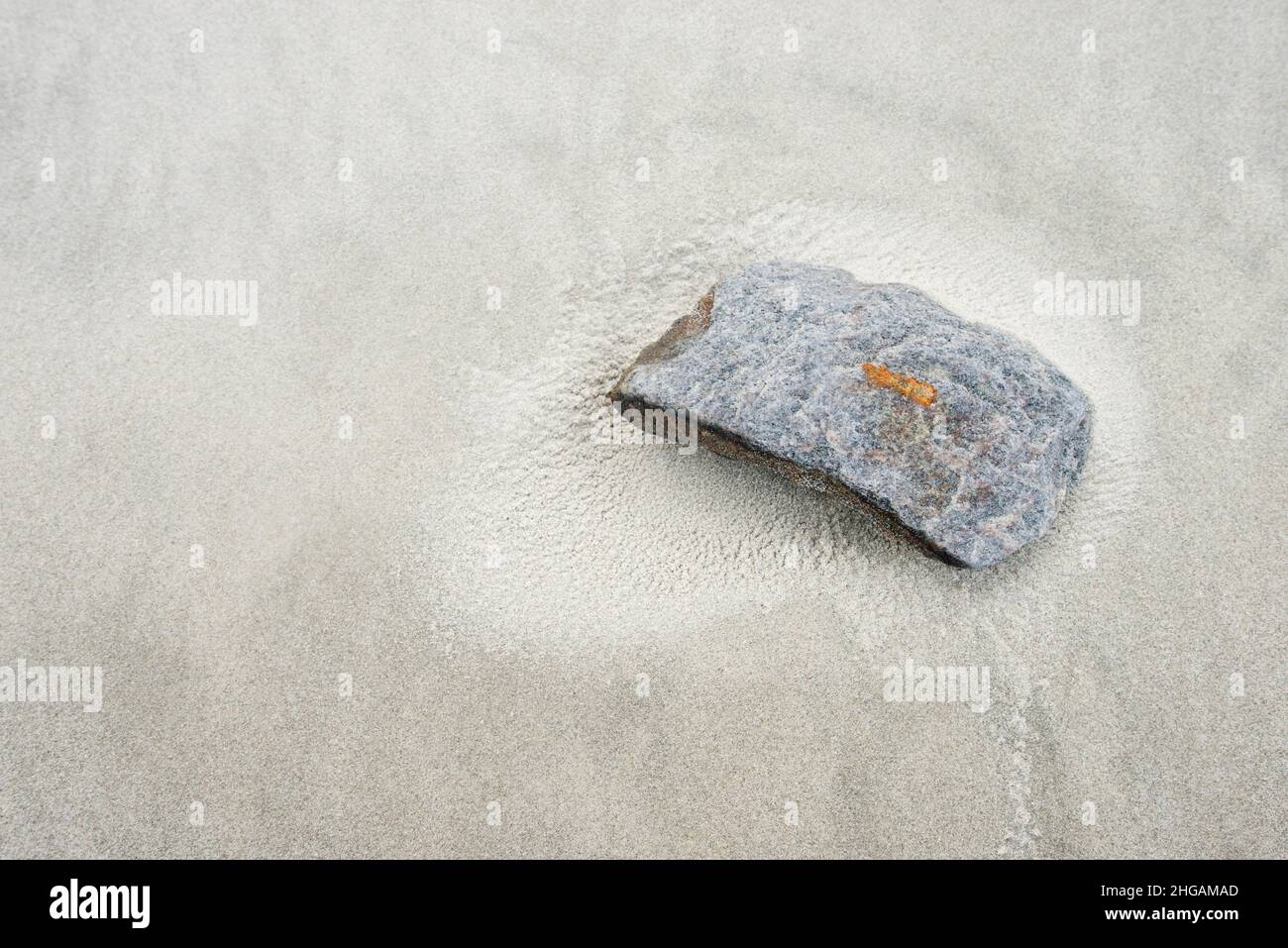 Stein am strand -Fotos und -Bildmaterial in hoher Auflösung – Alamy