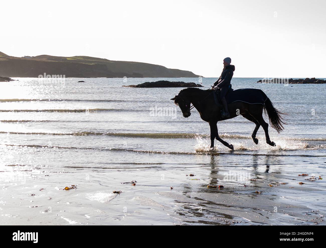 Reiter und pferd am strand -Fotos und -Bildmaterial in hoher Auflösung ...