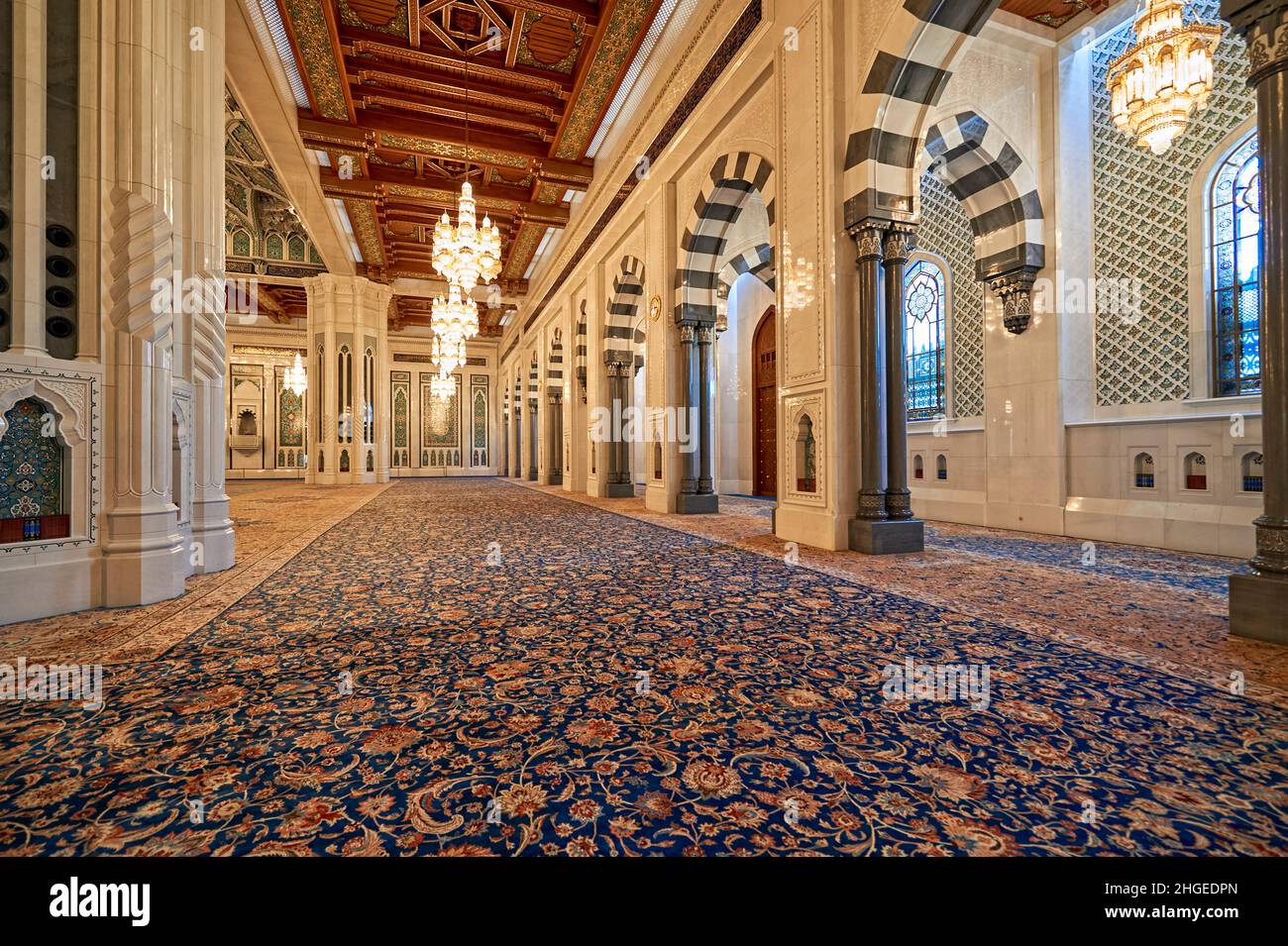 Sultan qaboos grand mosque carpet -Fotos und -Bildmaterial in hoher ...