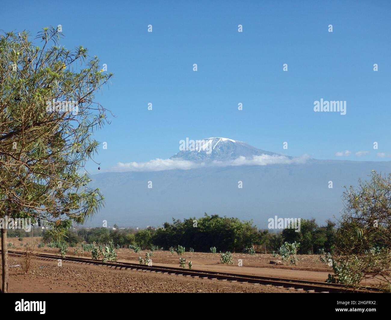 Blick auf den kilimandscharo von moshi -Fotos und -Bildmaterial in ...