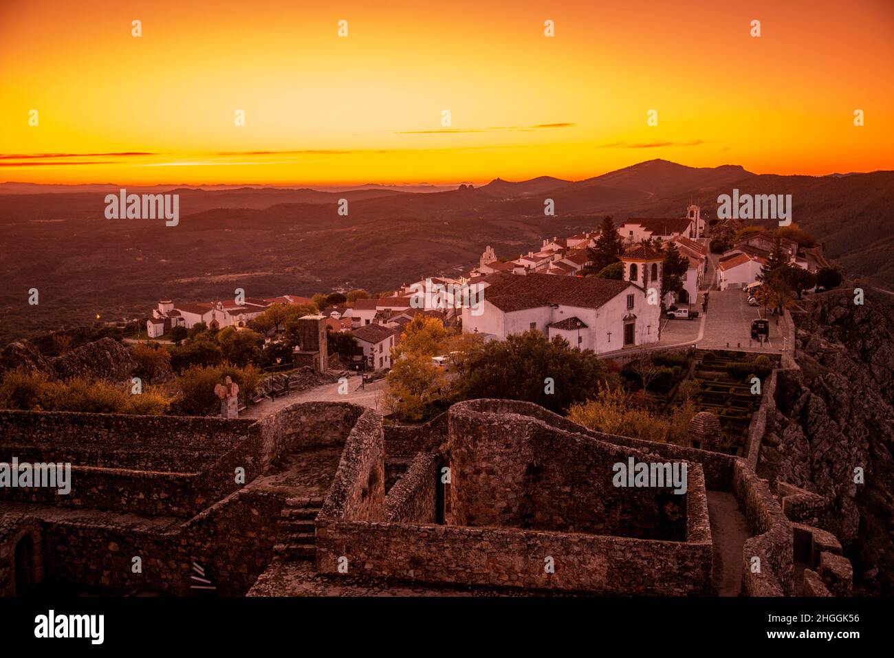 Das Fort und Castelo von Marvao mit der Altstadt des Dorfes Marvao auf ...